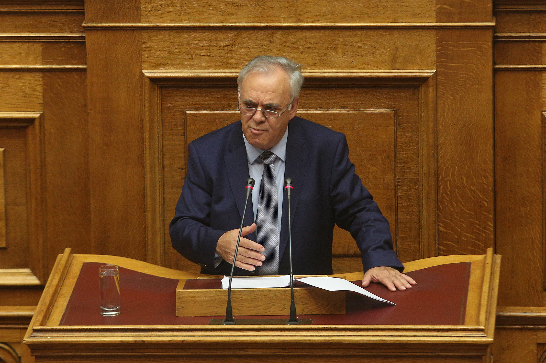 Τοπικές και περιφερειακές δομές πρώτης υποδοχής και εξυπηρέτησης ...